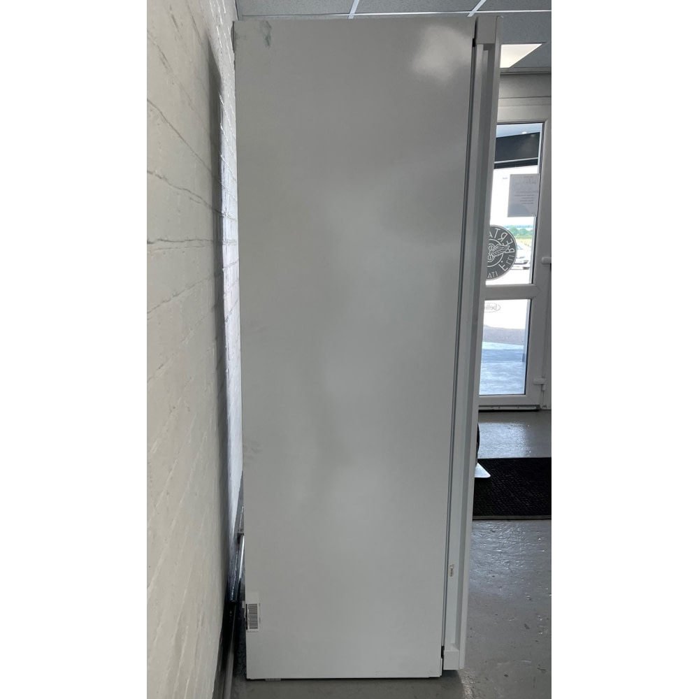 Liebherr FNE5227 - EX DISPLAY 60cm Plus Freestanding Frost Free Freezer ...