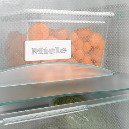 Miele KFN37232ID 177cm Integrated 70/30 Frost Free Fridge Freezer ...