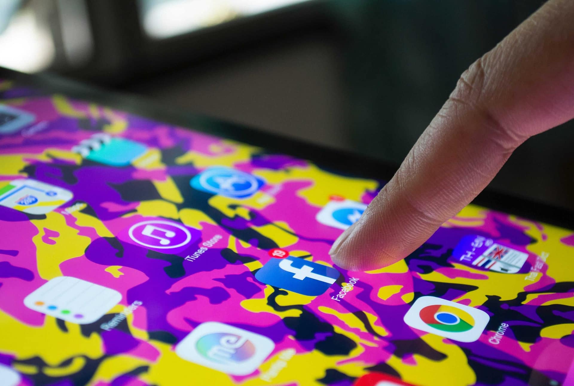 4 Tips for Creating Engaging Facebook Ads - Frogspark