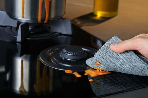The Ultimate Guide on How to Clean A Hob