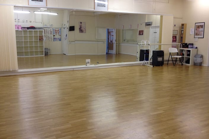 Meadow™ | Semi-Permanent Wood Spung Dance Floor | Le Mark Floors