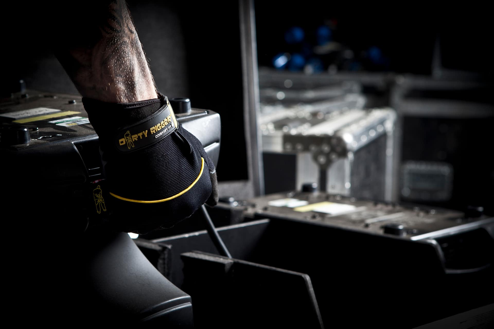 Dirty Rigger Gloves B - Le Mark Group