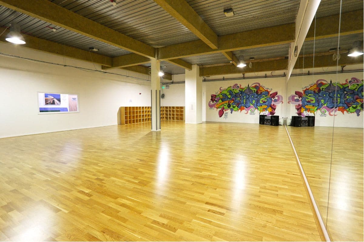 Meadow™ | Semi-Permanent Wood Spung Dance Floor | Le Mark Floors